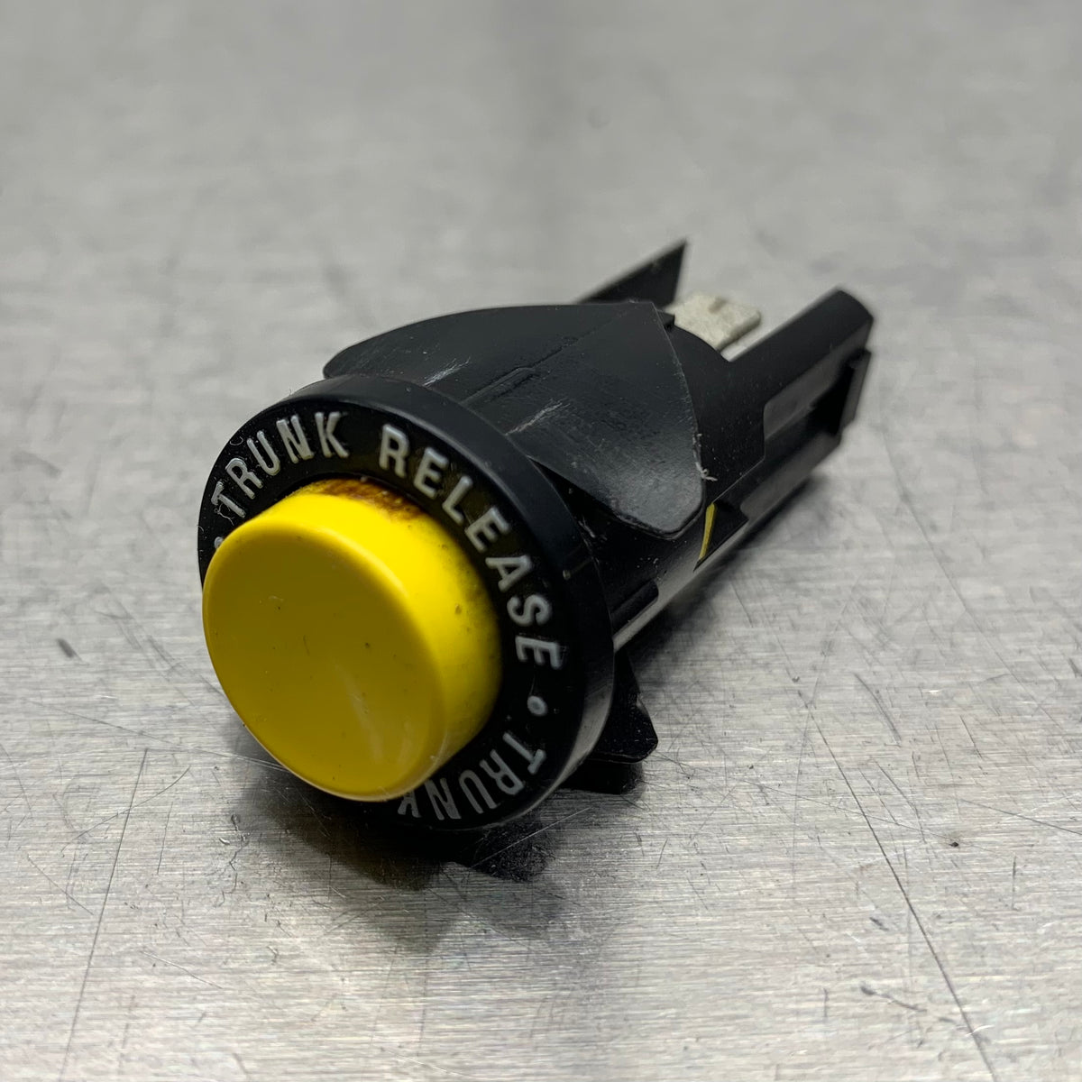 94-04 Ford Mustang Rear Trunk Latch Release Button Switch OEM D8AB-19B ...