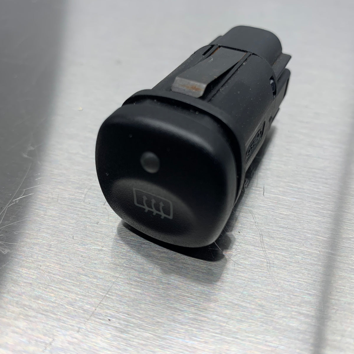 99-04 Ford Mustang Rear Window Defrost Switch OEM 1R3T-18C621-AA #45 ...