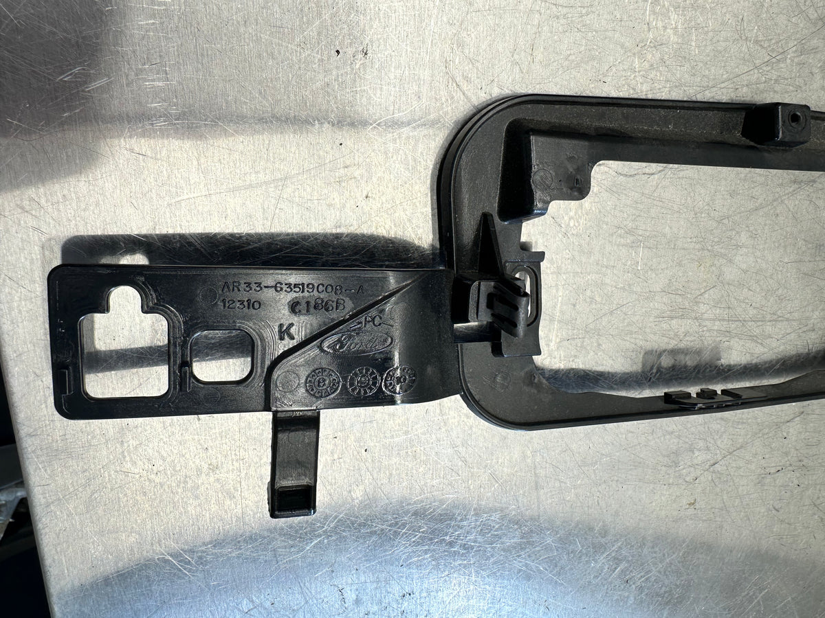 10-14 Ford Mustang GT Front Dome Light Mount Bracket Bezel OEM #59 ...