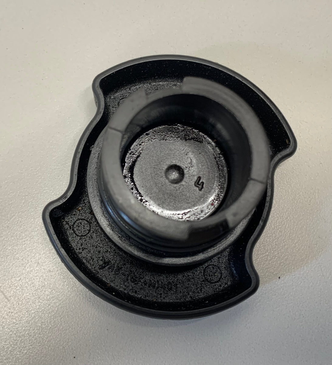 99-04 Ford Mustang Oil Cap #28 – freedompartsoutlet.com