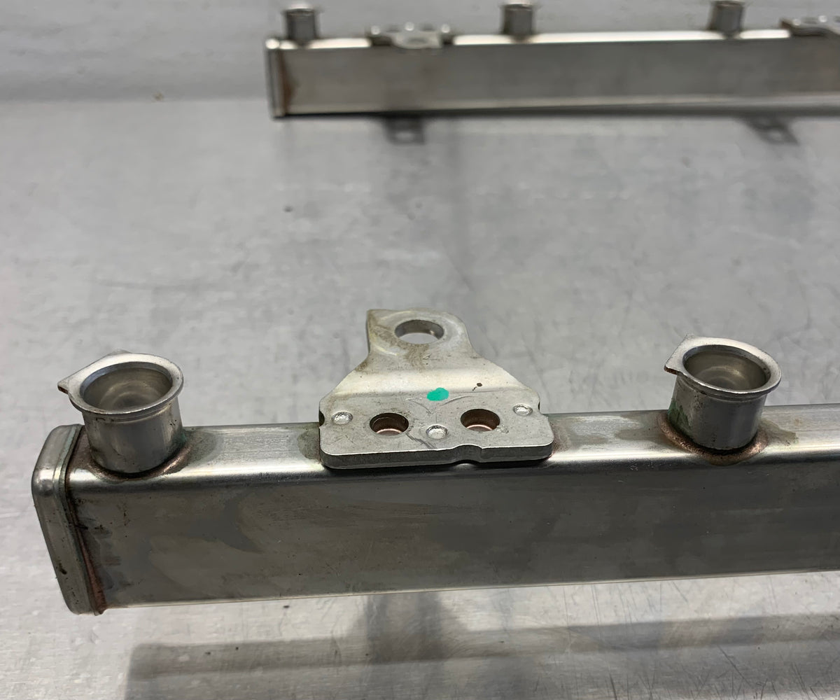 11-14 Ford Mustang GT Coyote Fuel Rail OEM BR3E-9F792-GD #59 ...